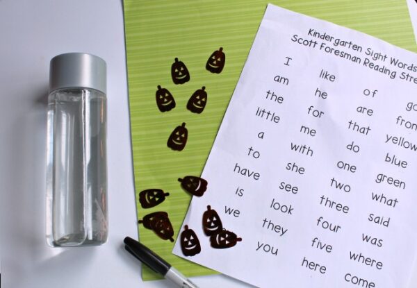 How to Make a Pumpkin Sight Word Game with a Sensory Bottle